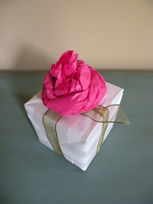 Icing Designs: DIY Tissue Paper Rosettes