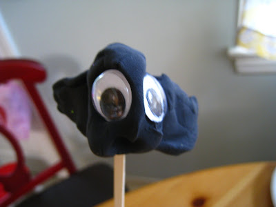 4 Crazy Kings: Halloween Craft: Model Magic Spider & Bat