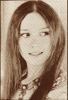 Rabiscos da Bere: April Lawton