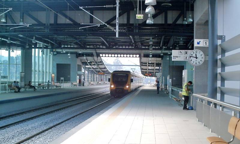 O CCO DO PORTO: NOVA ESTAÇÃO (apeadeiro) DA TROFA.