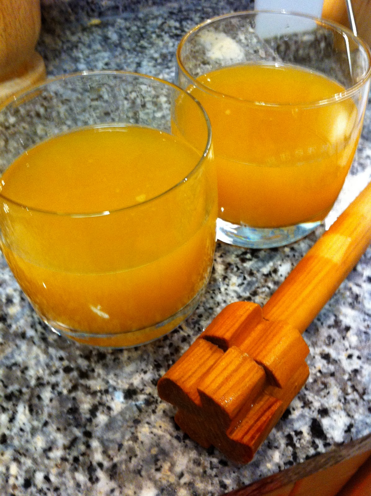 o Cantinho do Mundo: Governo Regional protege a 'Poncha da Madeira'