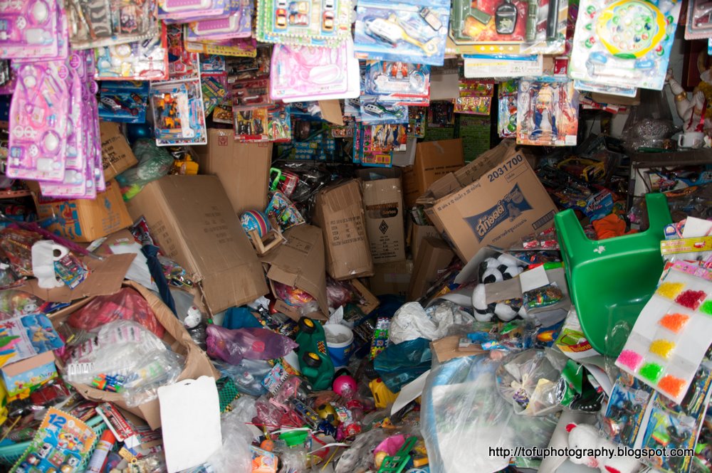 Tofu Photography: Untidy shop