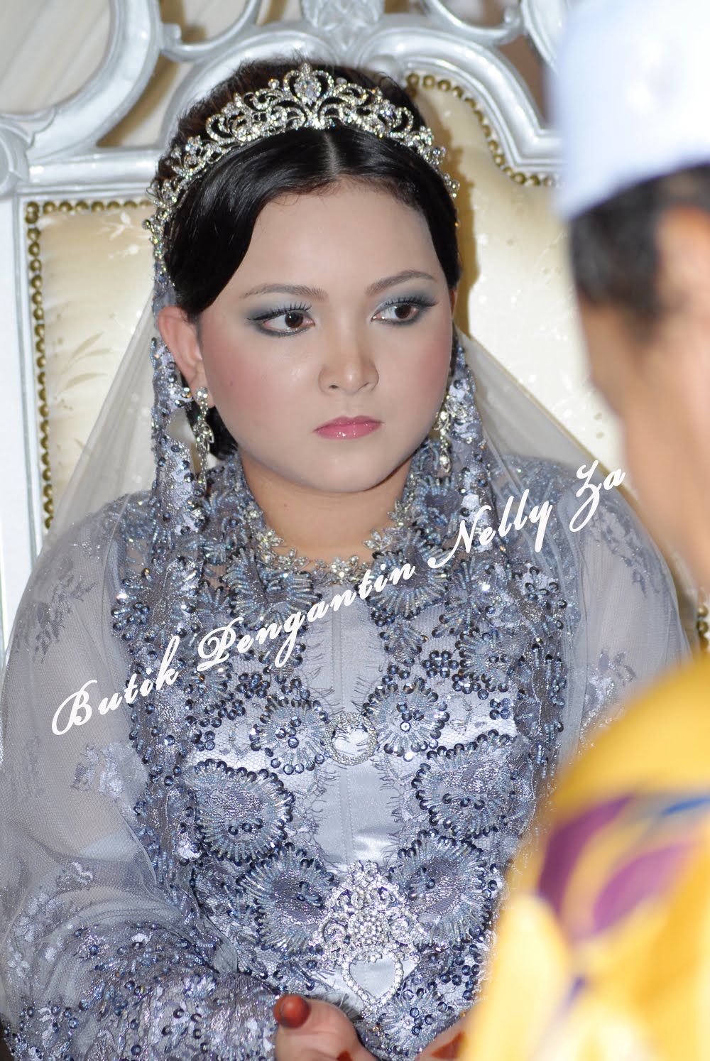 Butik Pengantin Nelly Za: Lace Grey + Silver dan Songket Bunga Tabur ...