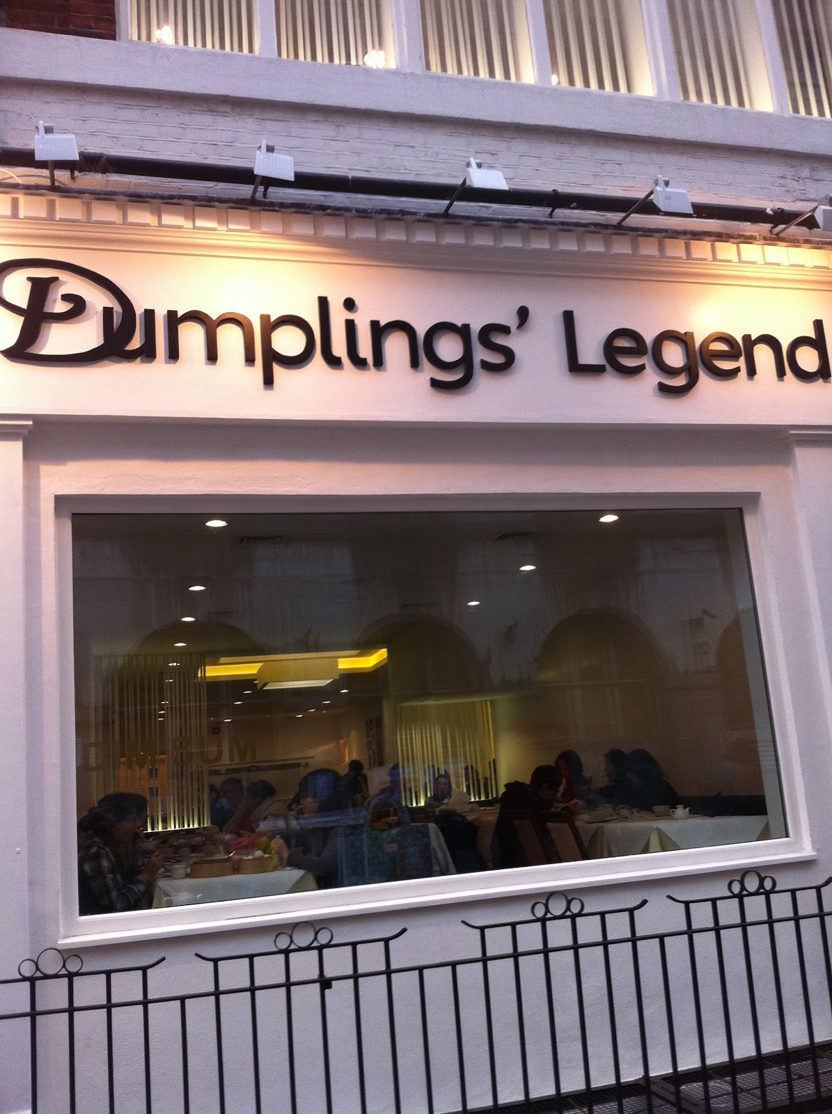 a rather unusual chinaman: Dumplings' Legend, Chinatown