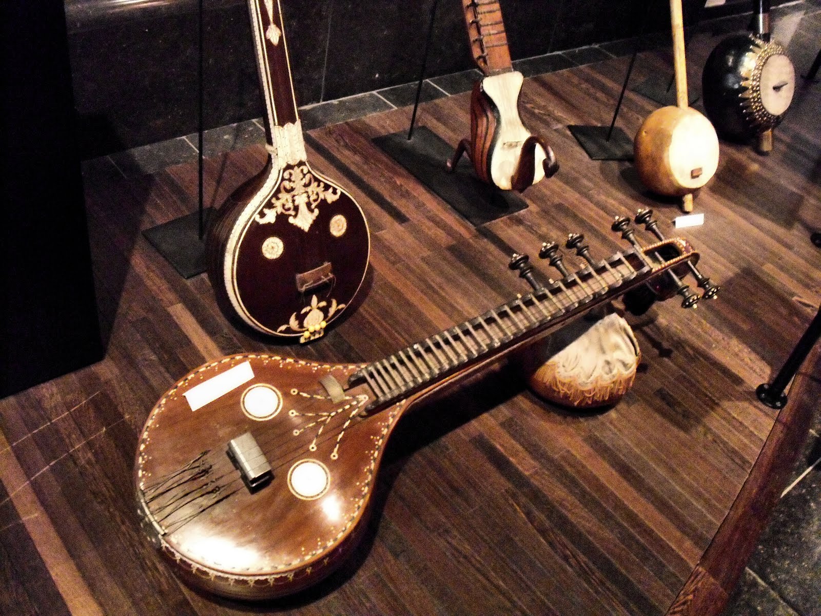 The estetic of senses!: Bruxelles - MIM (musée des instruments de ...