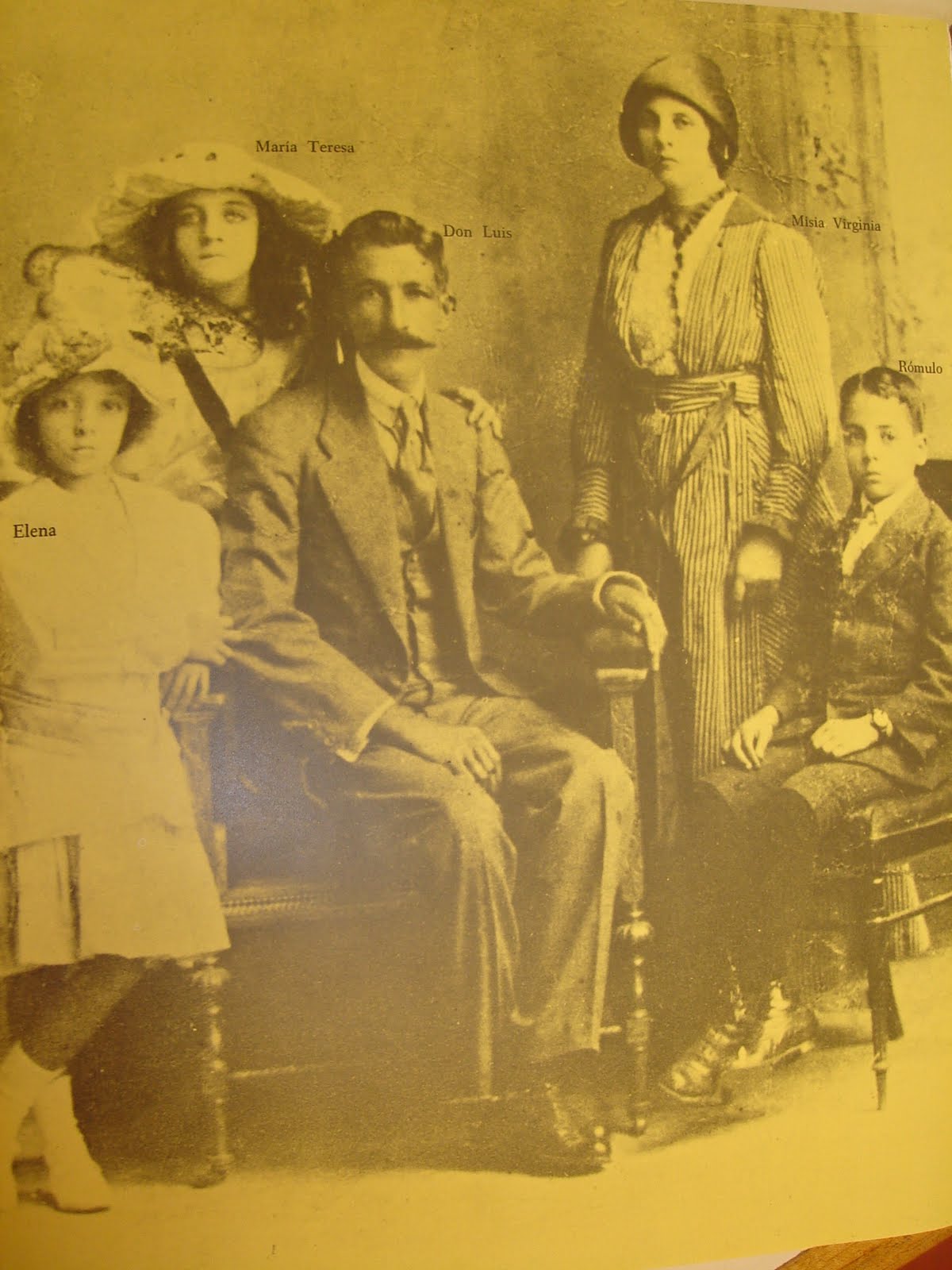 Rómulo Betancourt: BIOGRAFÍA