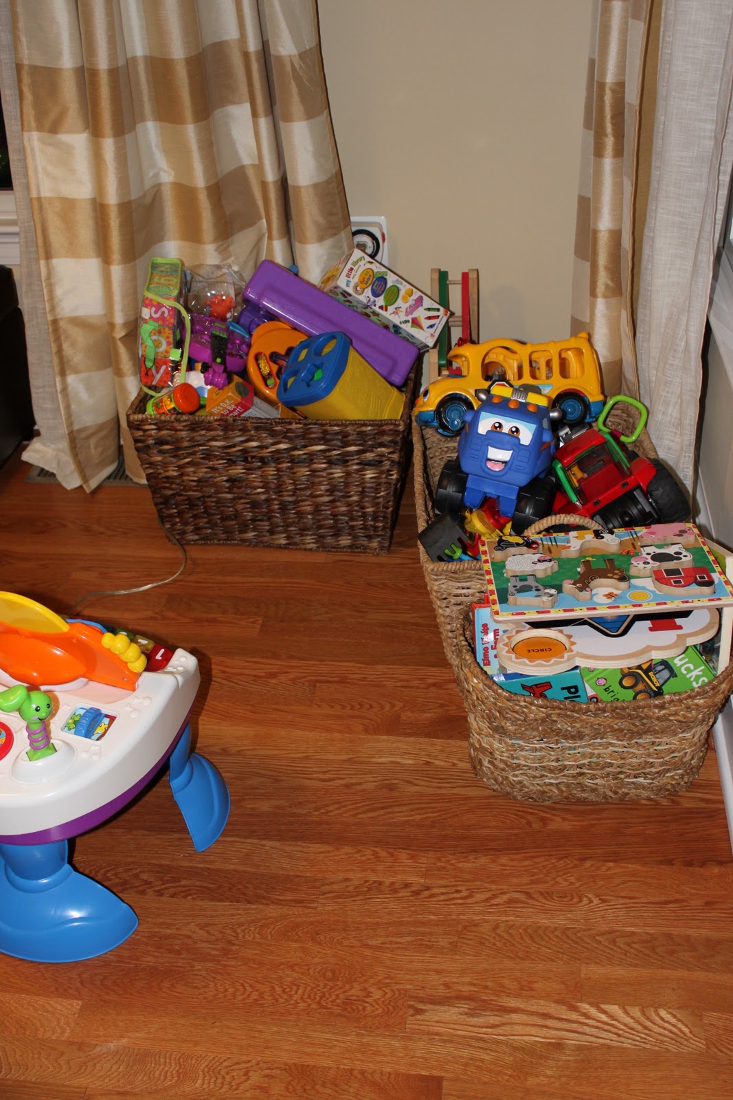 HOUSEography: Open Toy Storage: Easy Access and Fast Clean-up