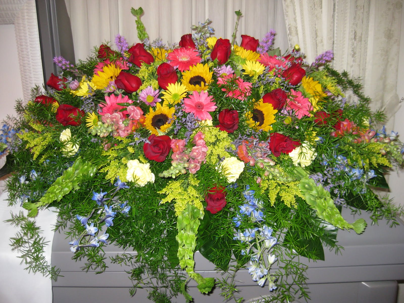 Bowden Floral: Casket Sprays