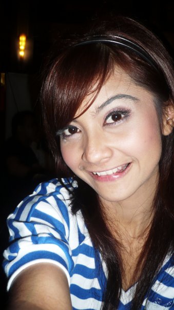 House Horny: T2 Sexy Indonesian Singer