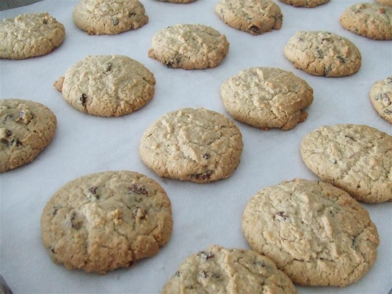 Musings of an MBA Housewife: Hundred Year Old Cookies