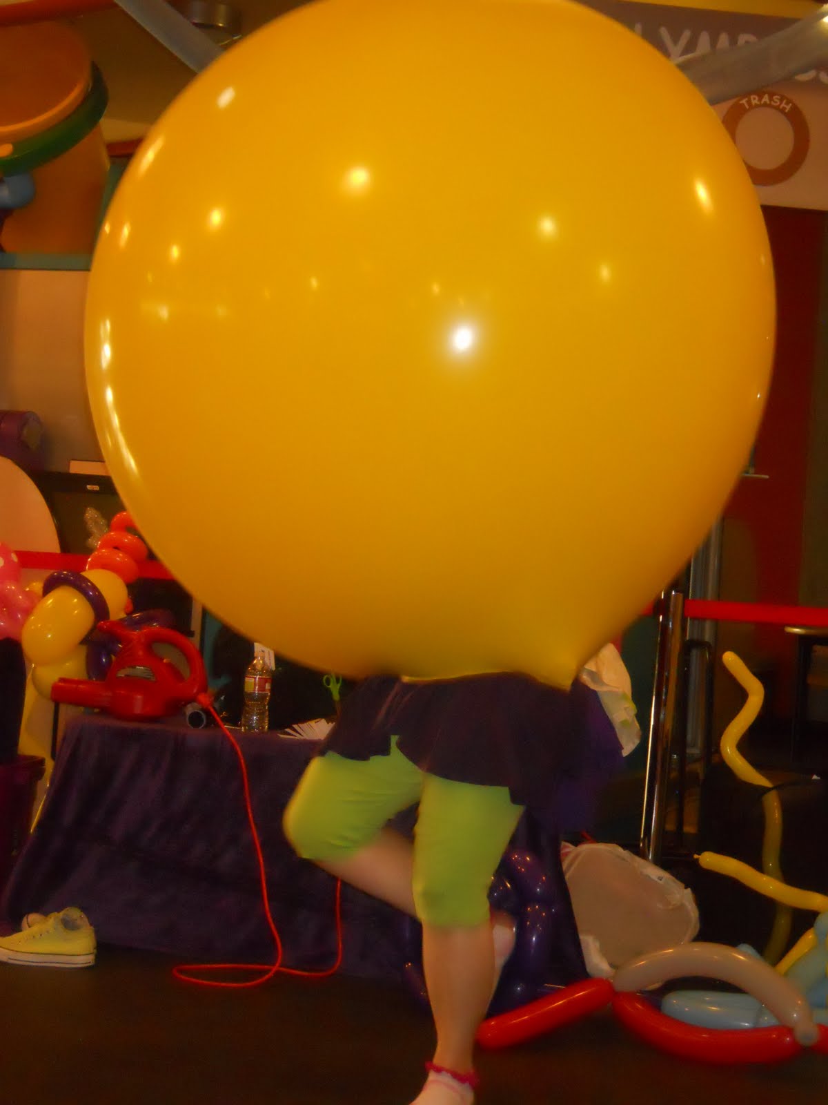 Life With Emma Grace: The Balloon Lady!