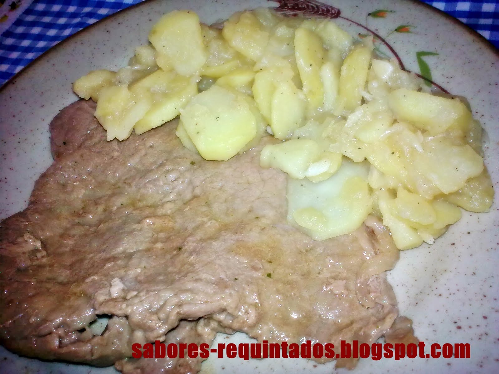 Sabores Requintados: Bife com Batatas à Padeiro