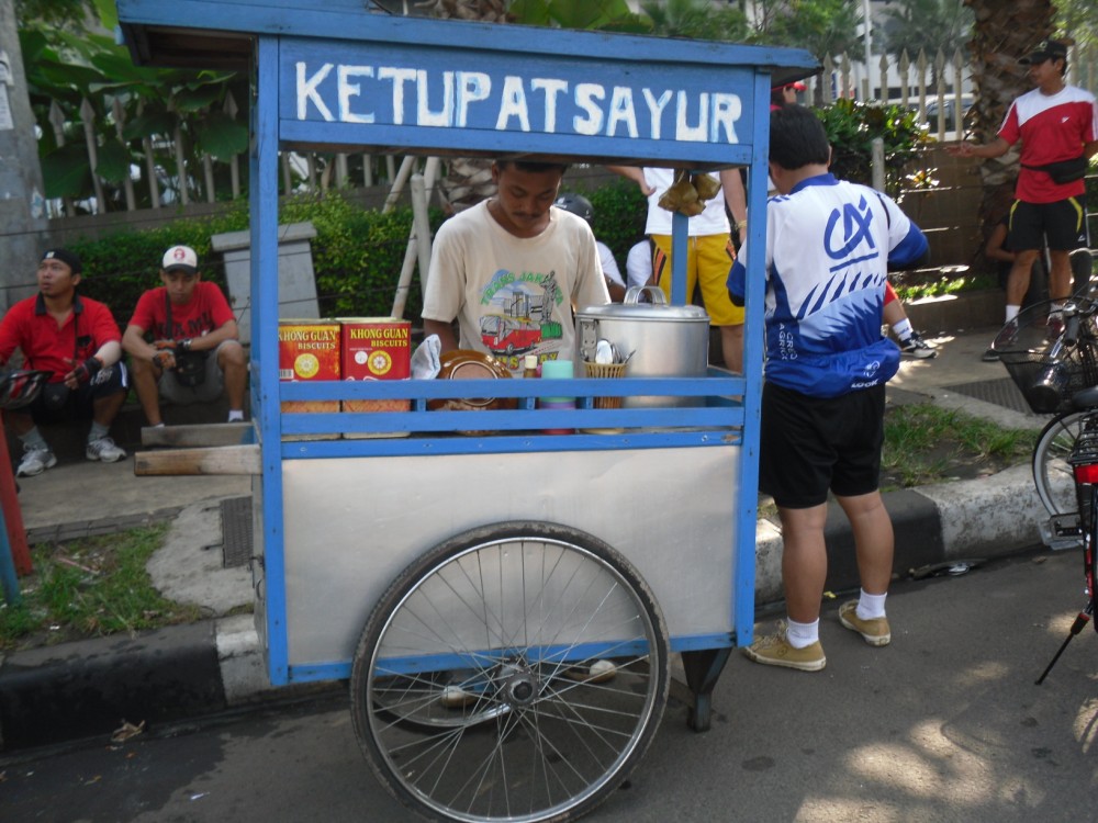 Jenis Dagangan Dan Kuliner Pedagang Ketupat Sayur