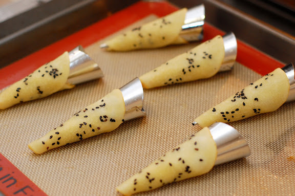 Lisa is Bossy: The tuile goes round and round