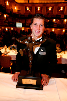 College Football Insiders: Tim Tebow Wins 2009 William V. Campbell Trophy