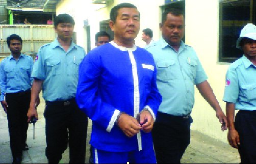 KI Media: "Who's your daddy?": Heng Pov wrote a book praising Hun Xen ...