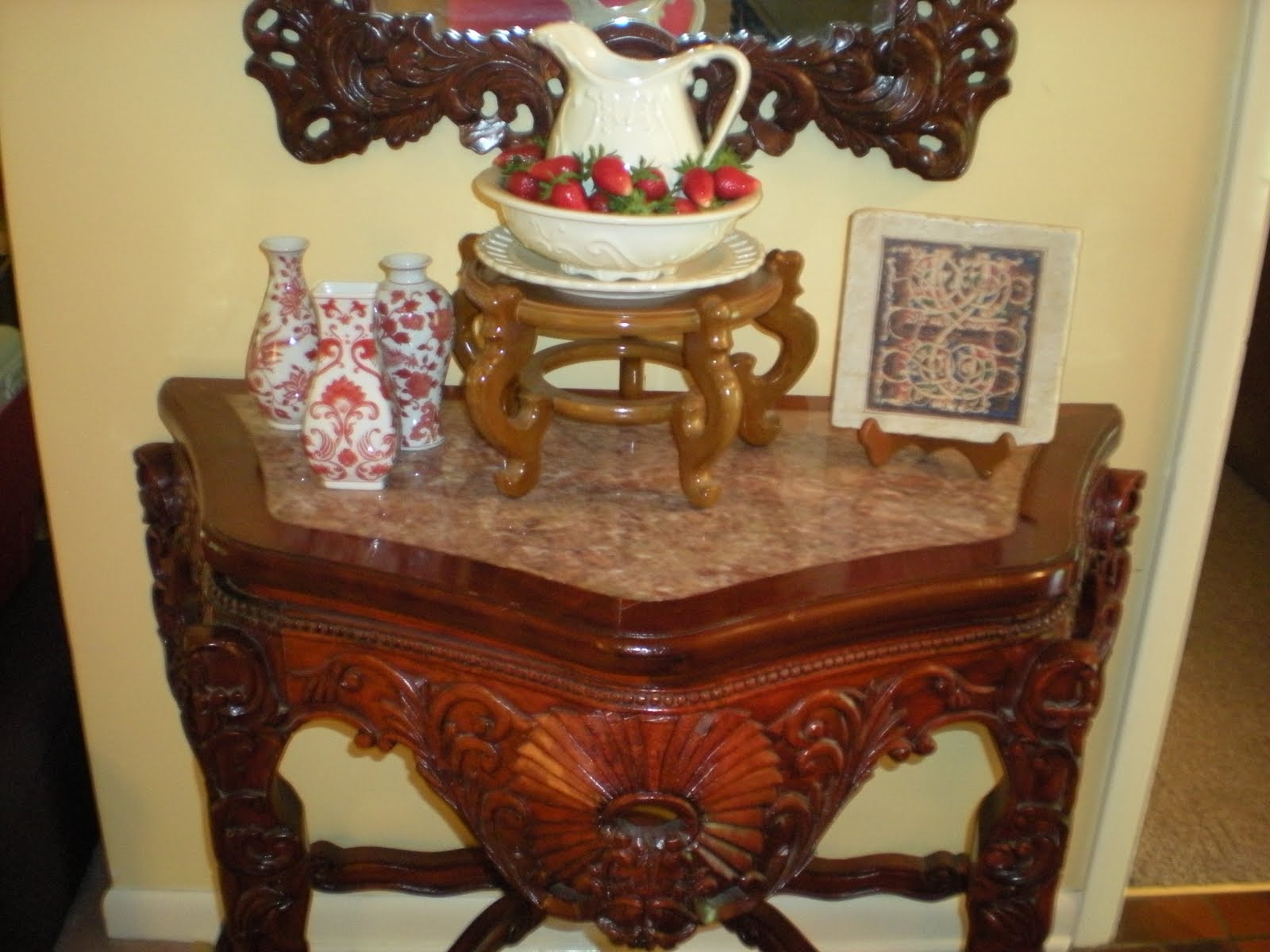Beeutiful By Design: Strawberry Table Top