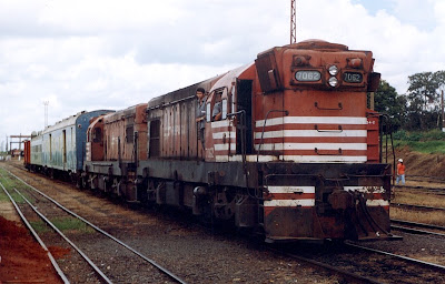 EF Frontera: Duplex/Triplex de EMD G12 "Cabeça-de-Saúva" - Triagem Pta ...