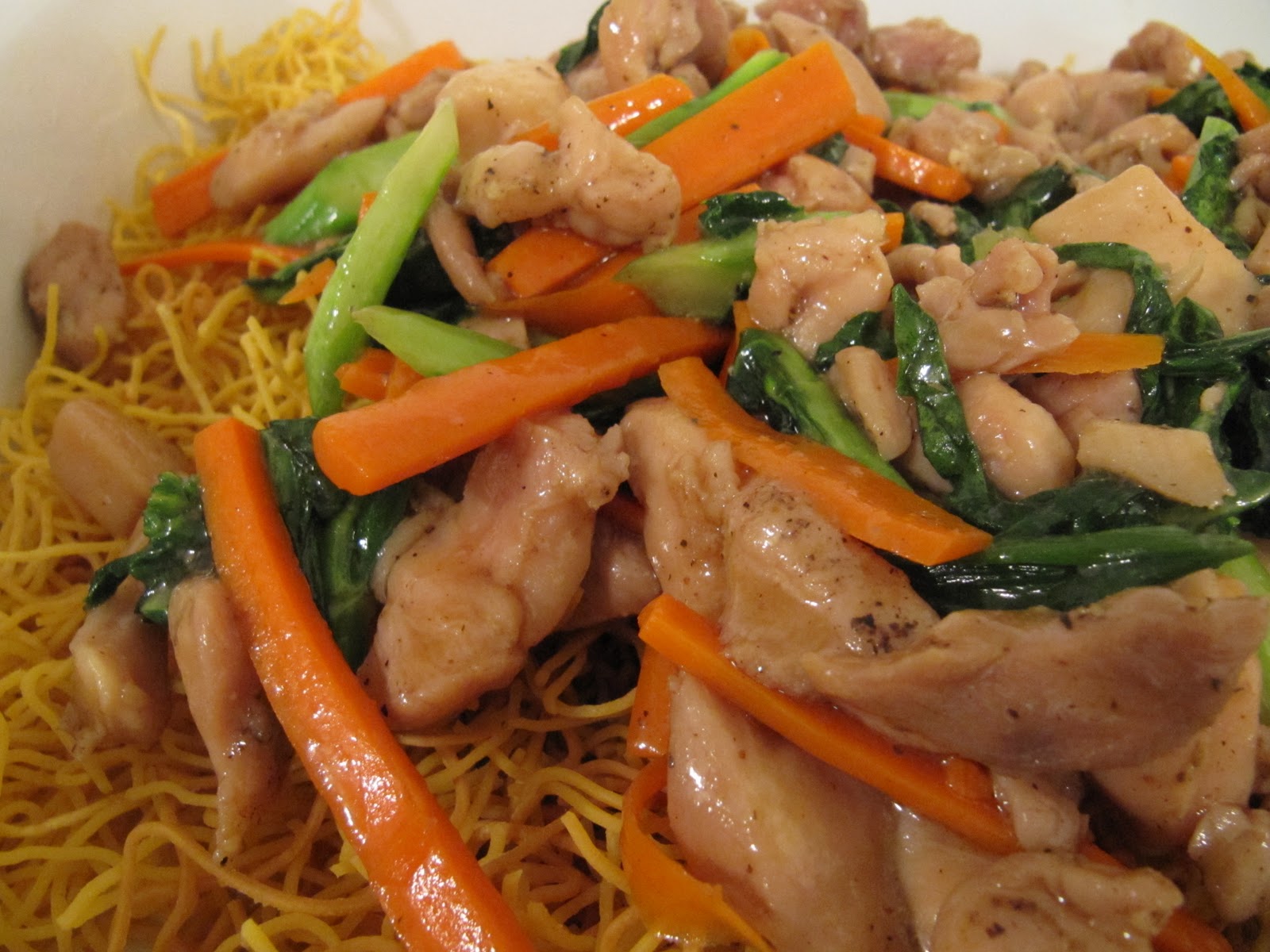 Cooking with Sopheak: How To Make - Mee Cha Sach Mourn (Deep Fried Noodles w/ Chicken Stir Fry)