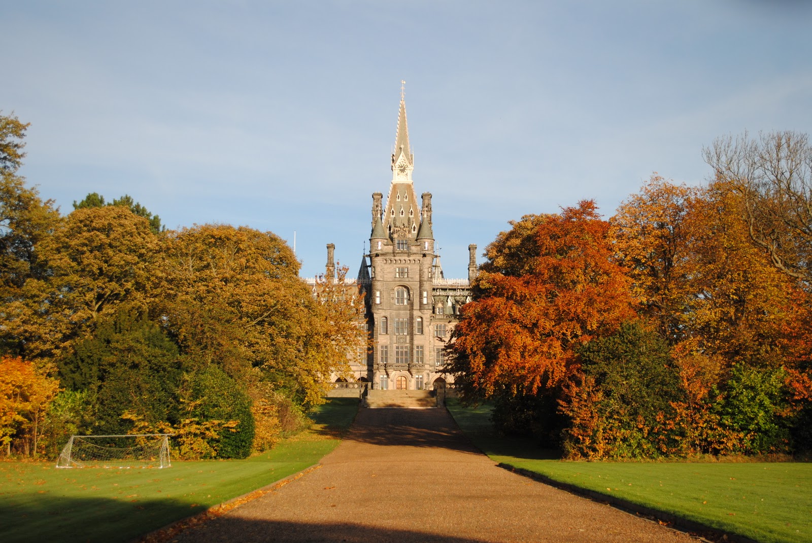 Ashli: Gorgeous Fall in Edinburgh
