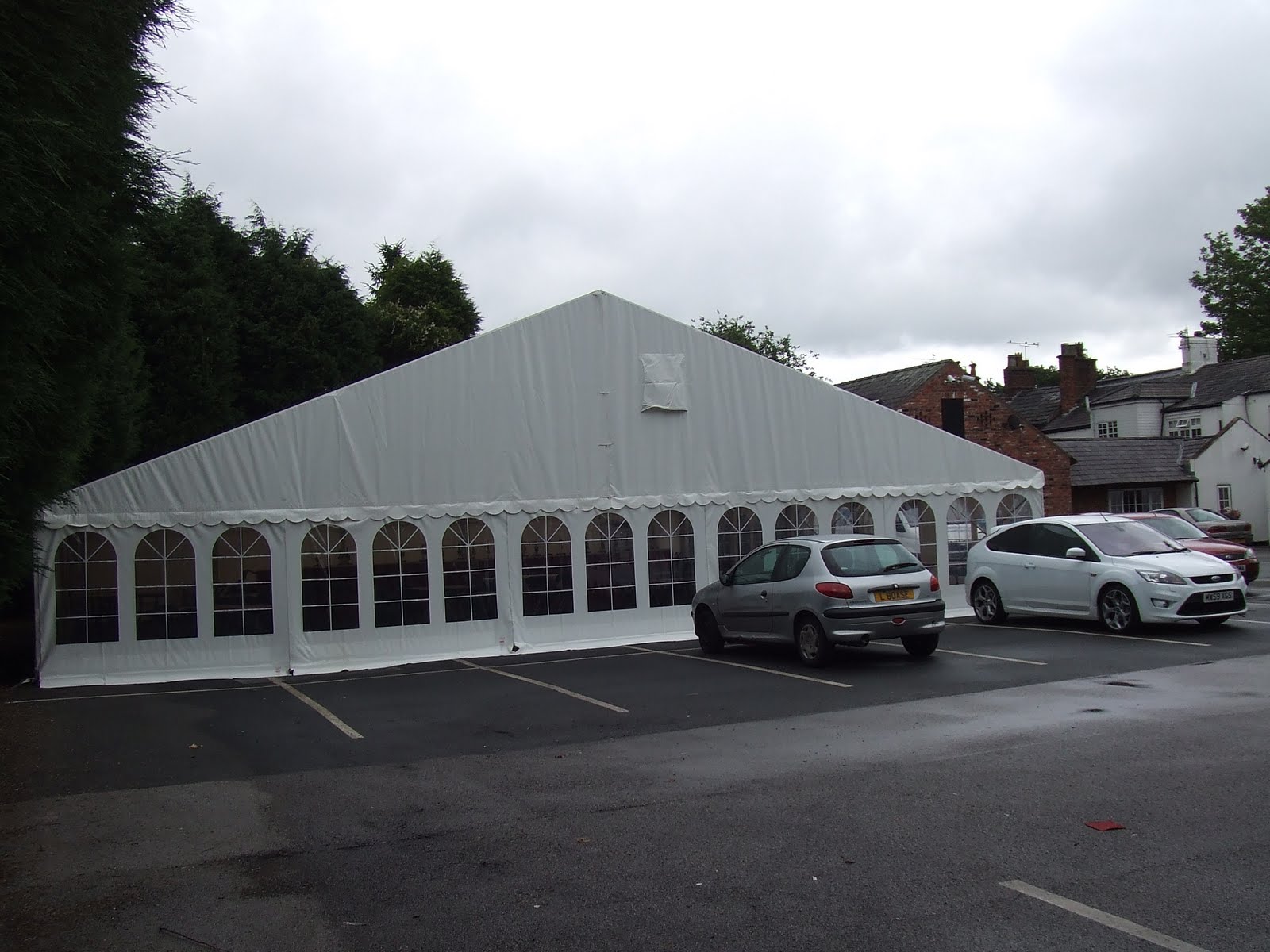 BEERANDFESTIVALS.BLOGSPOT.COM: DOG INN PEOVER HEATH 10TH BEER FESTIVAL 2010