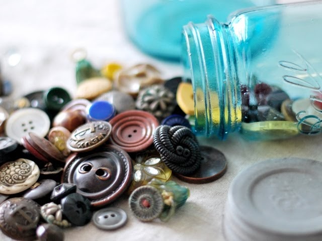 Bijou Lovely: button jars.