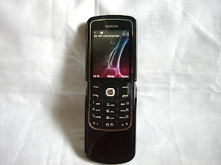 MassOrder Mobile tech Blog: Review: Nokia 8600 Luna