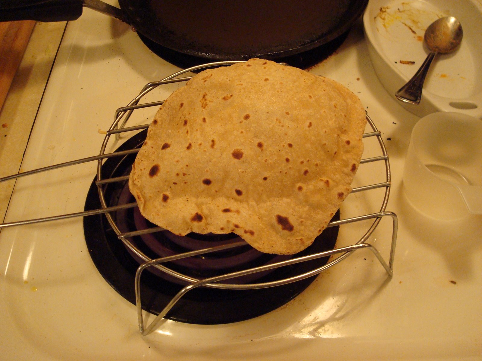 Naina's recipes: The perfect phulka (indian whole wheat tortilla)