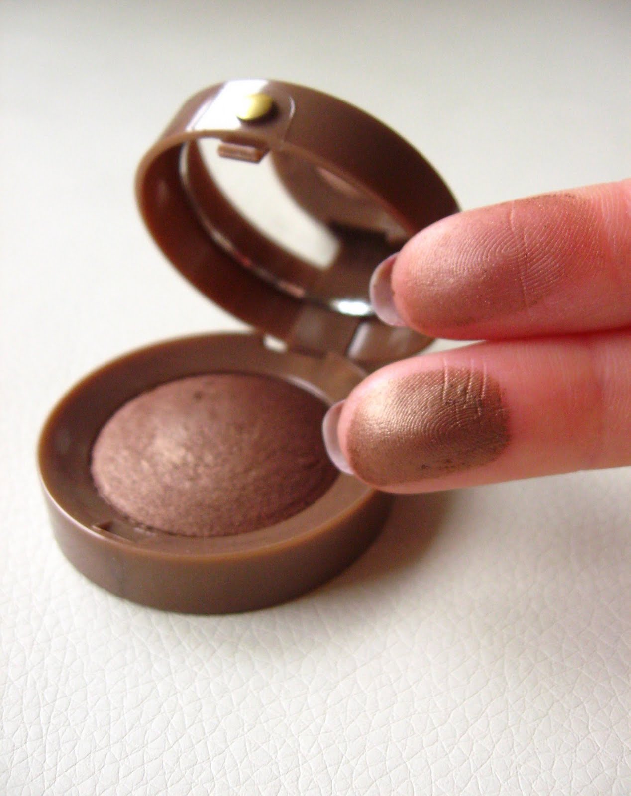 Bourjois Marron Glace Eyeshadow | Makeup Savvy - makeup and beauty blog