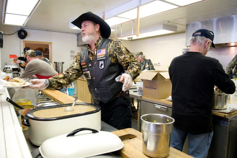 I Saw That!: Short order drill: VFW members cook up a mountain of food ...