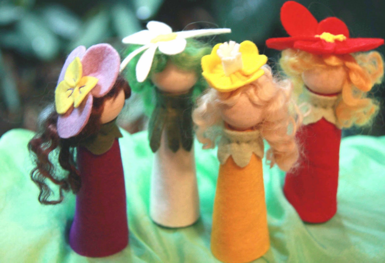 Rhythm & Rhyme: Wednesday Craft Group - Spring Peg Doll Tutorial