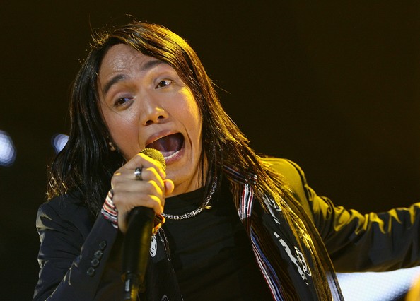ROCK & PROG ~ 8 años: Noticias: ARNEL PINEDA sigue en JOURNEY