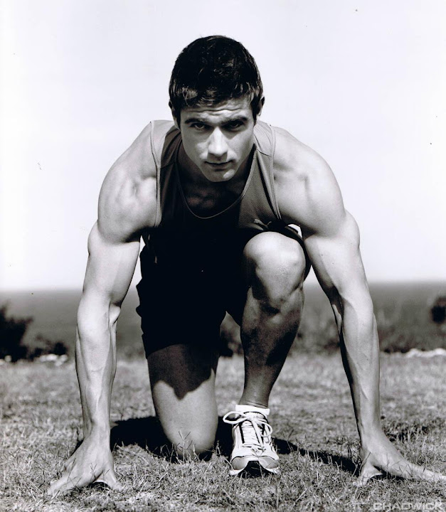 Dreamy green-eyed Aussie