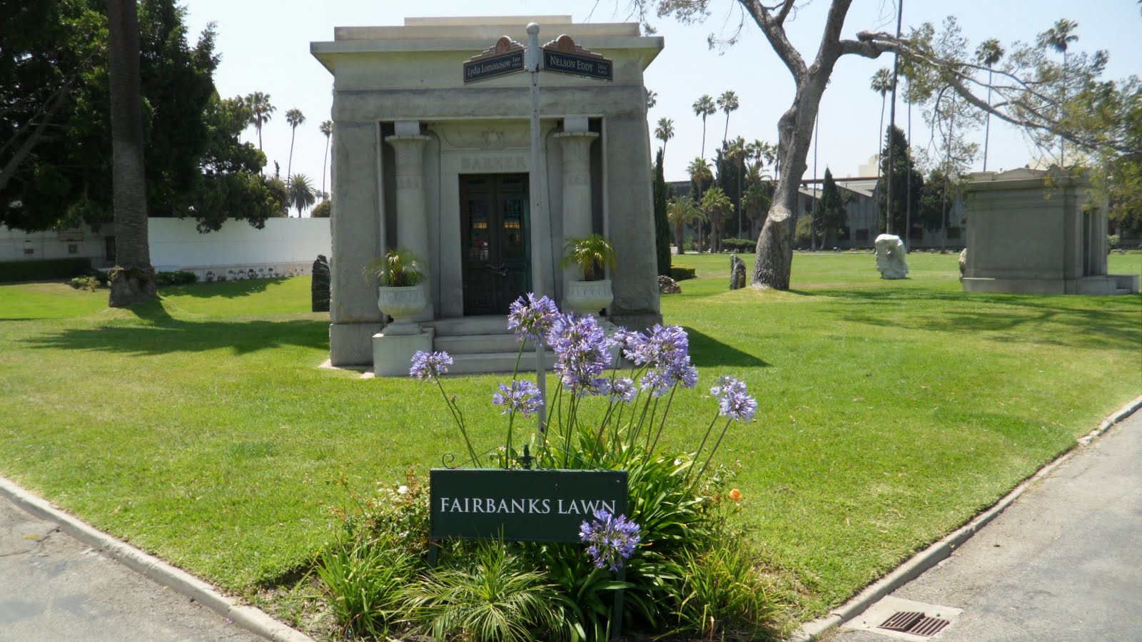 All Things Vintage: Hollywood Forever Cemetery