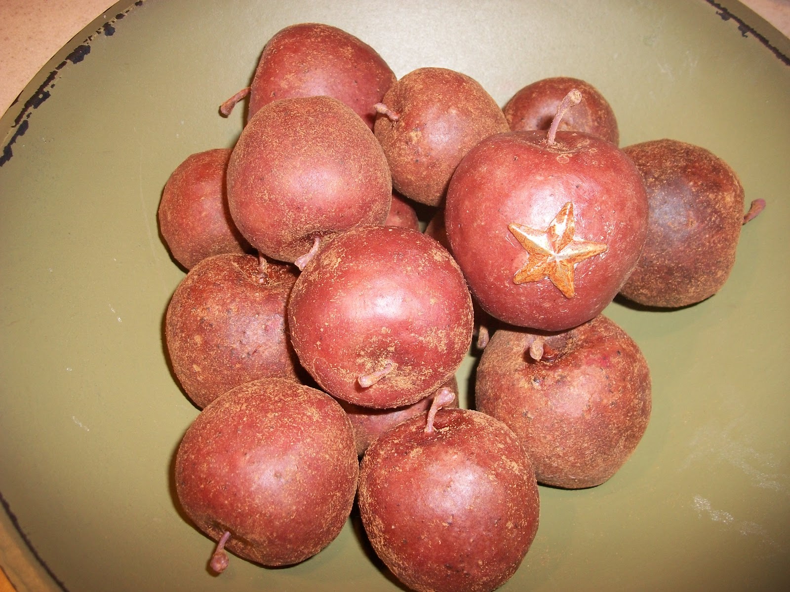 Berry Homespun Primitives: Waxed Fruit