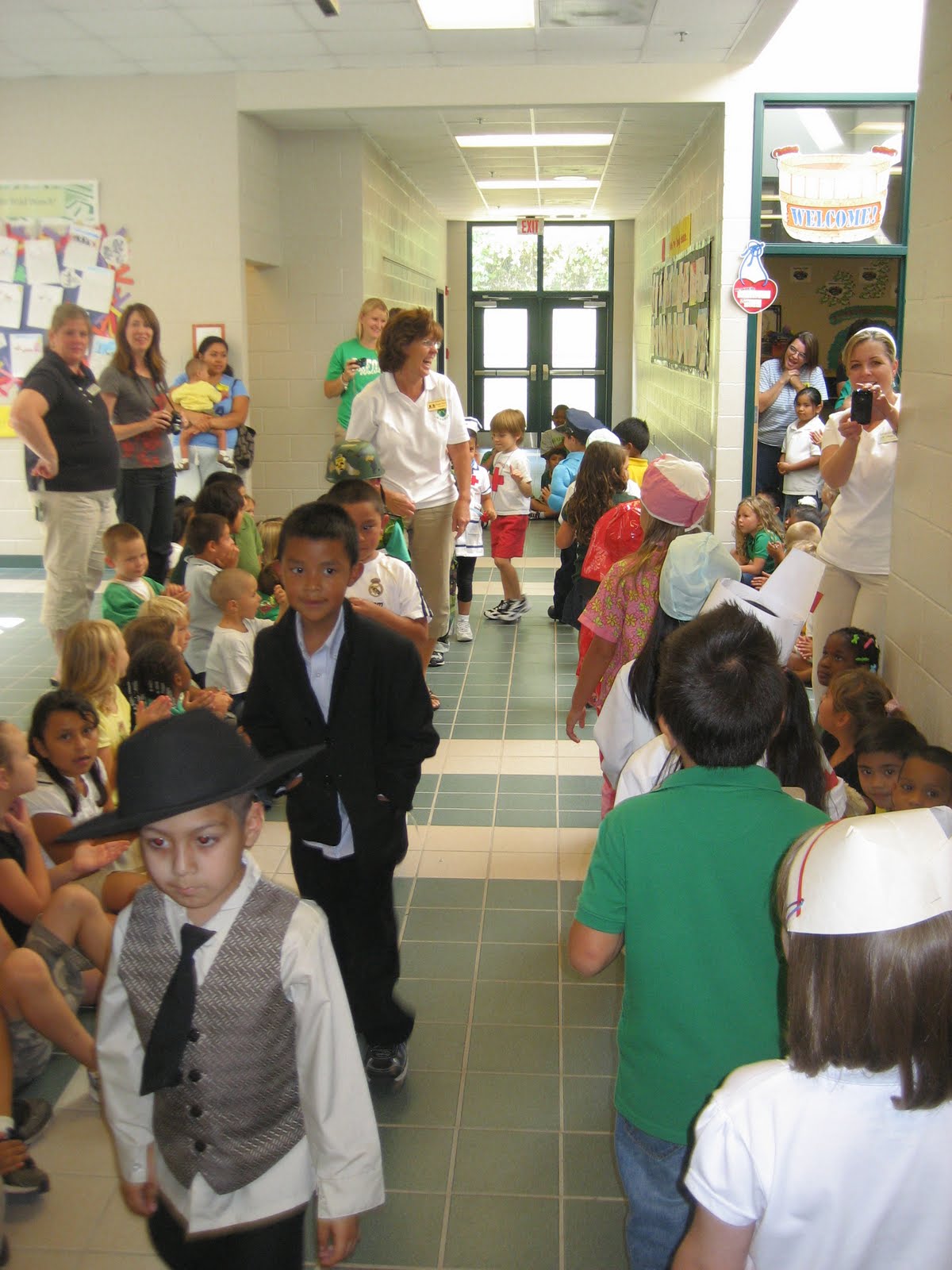 Miss Burnette's Kindergarten Class: Community Helper Parade