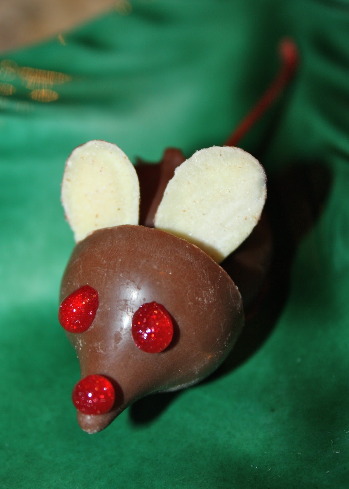 The Farmhouse Foodie: Choco-Cherry Christmas Mice