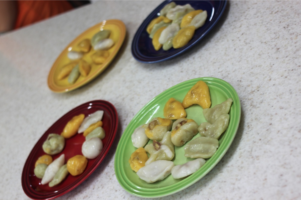 Crescent Moon Rice Cake Cooking Class for Filipino Families