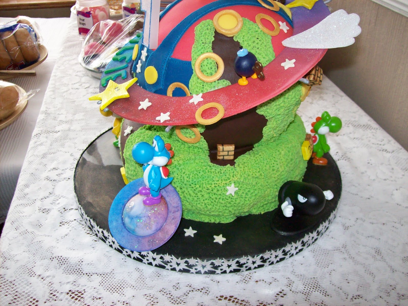 Sue's Cakes: Mario Galaxy Birthday Cake - 3D