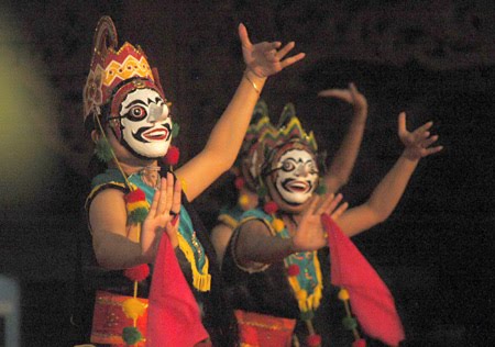 Tari Topeng | INDONESIAN CULTURES, FOOD AND TOURISM