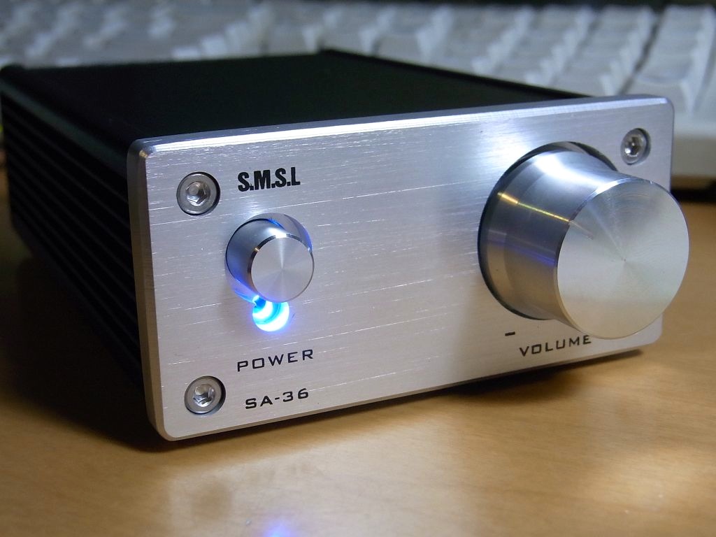 卓上オーディオ (Tabletop Audio): デジタルアンプ S.M.S.L. SA-36 (1) 到着（外観と分解方法）