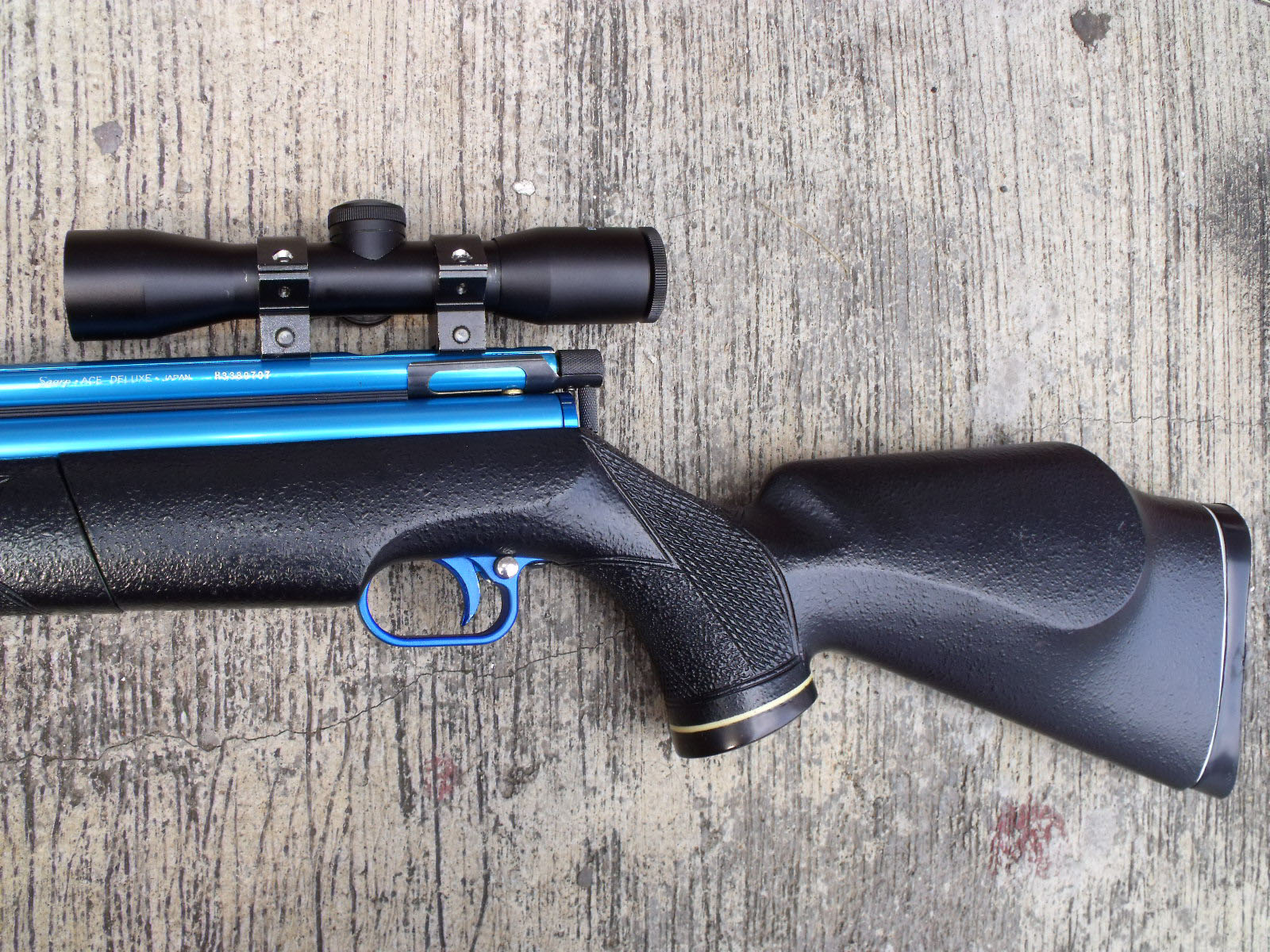 SENAPAN ANGIN SEKEN - BARU: SHARP ACE DELUXE