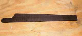 Lutherie from Scratch: Slotting the Fretboard