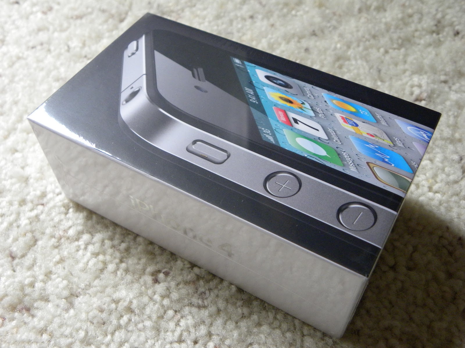 Pencil to Paper: iPhone 4: Unboxing and Review