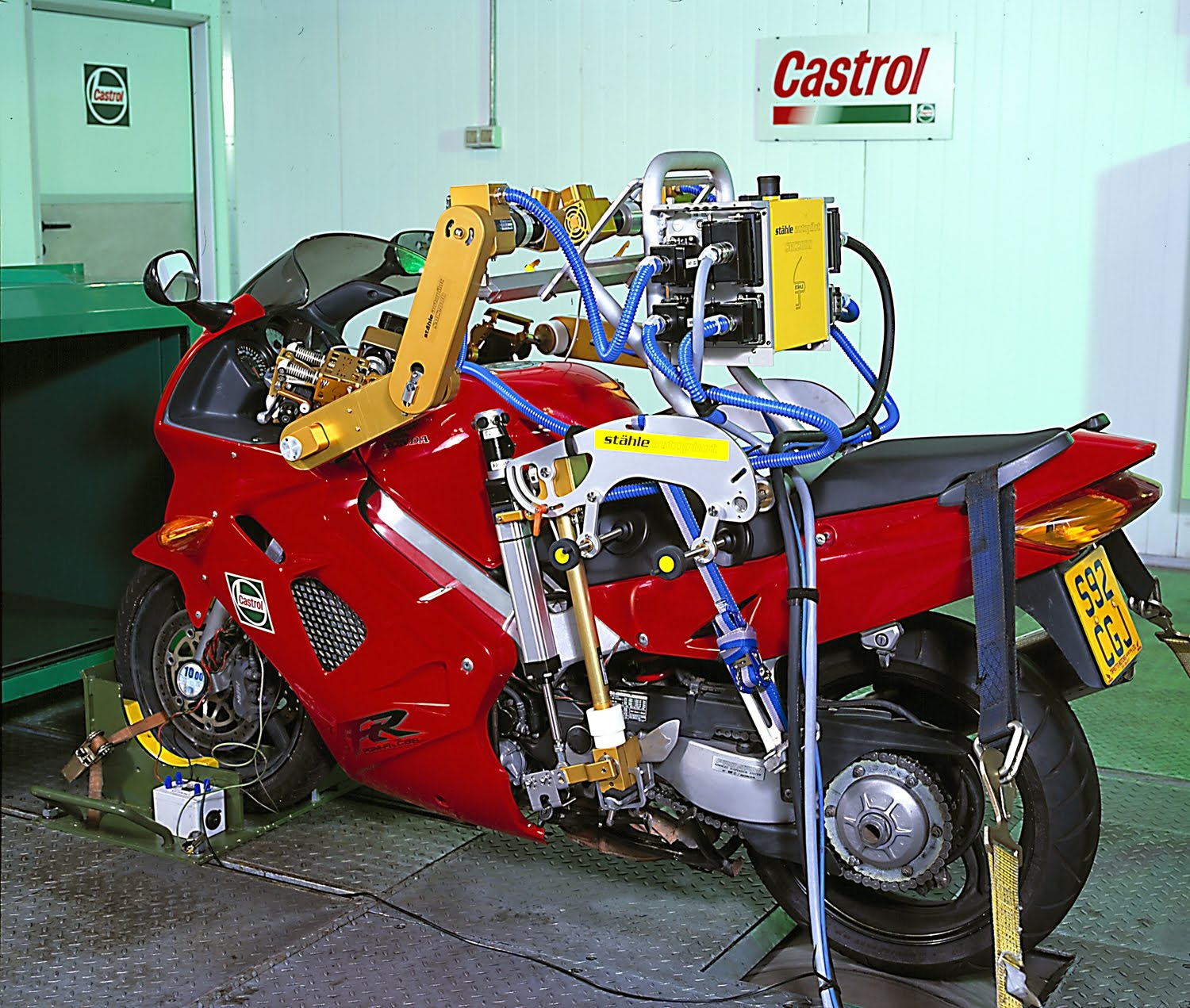 SOLTEC Corp: Castrol Uses Stähle GmbH SMC2000 Motorcycle Robot for ...