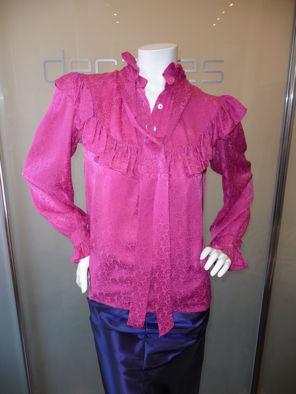 DECADES INC.: Jean Topper