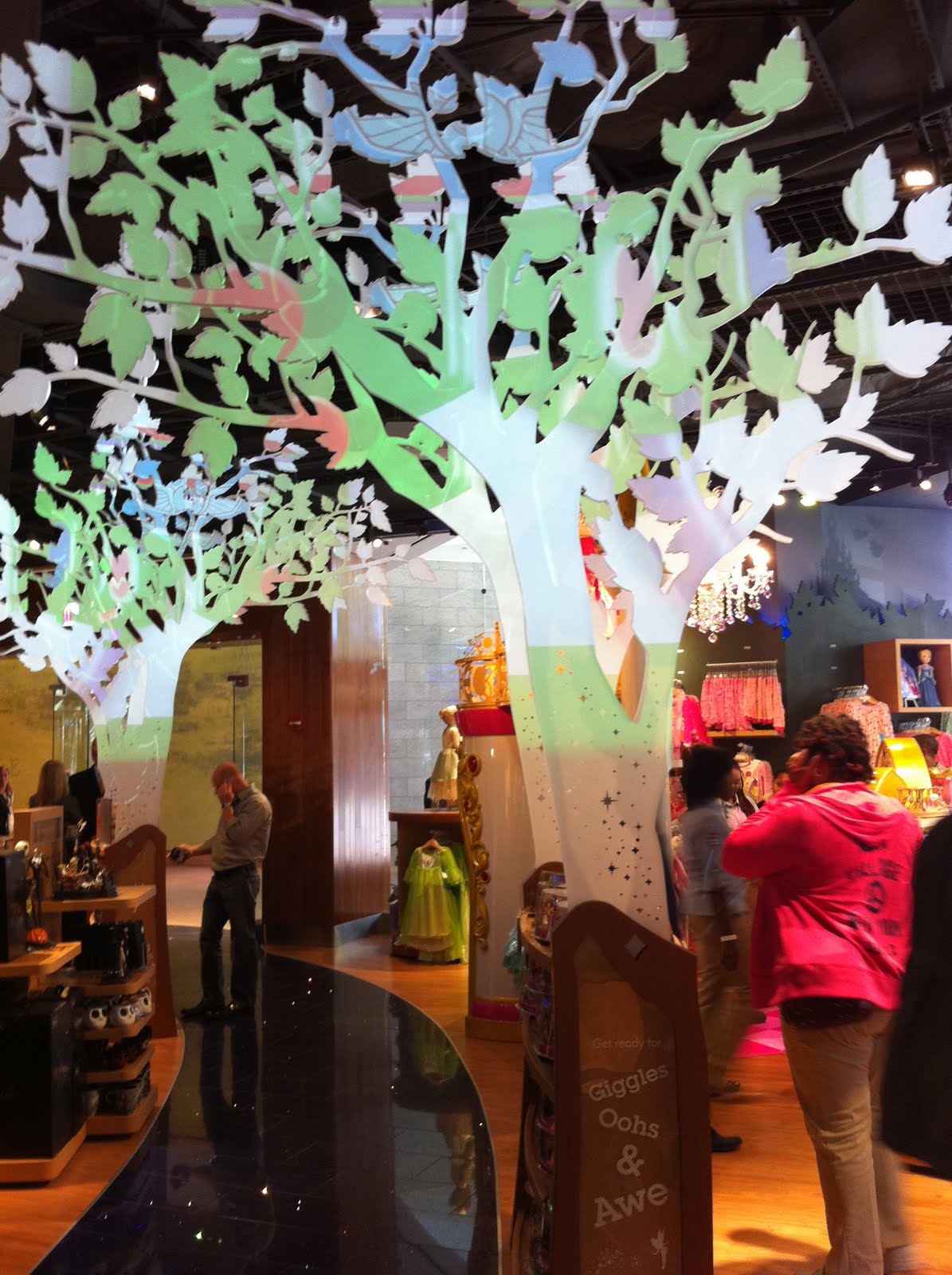 My Disney Mania: New Disney Store opens in downtown Chicago's Block 37 ...