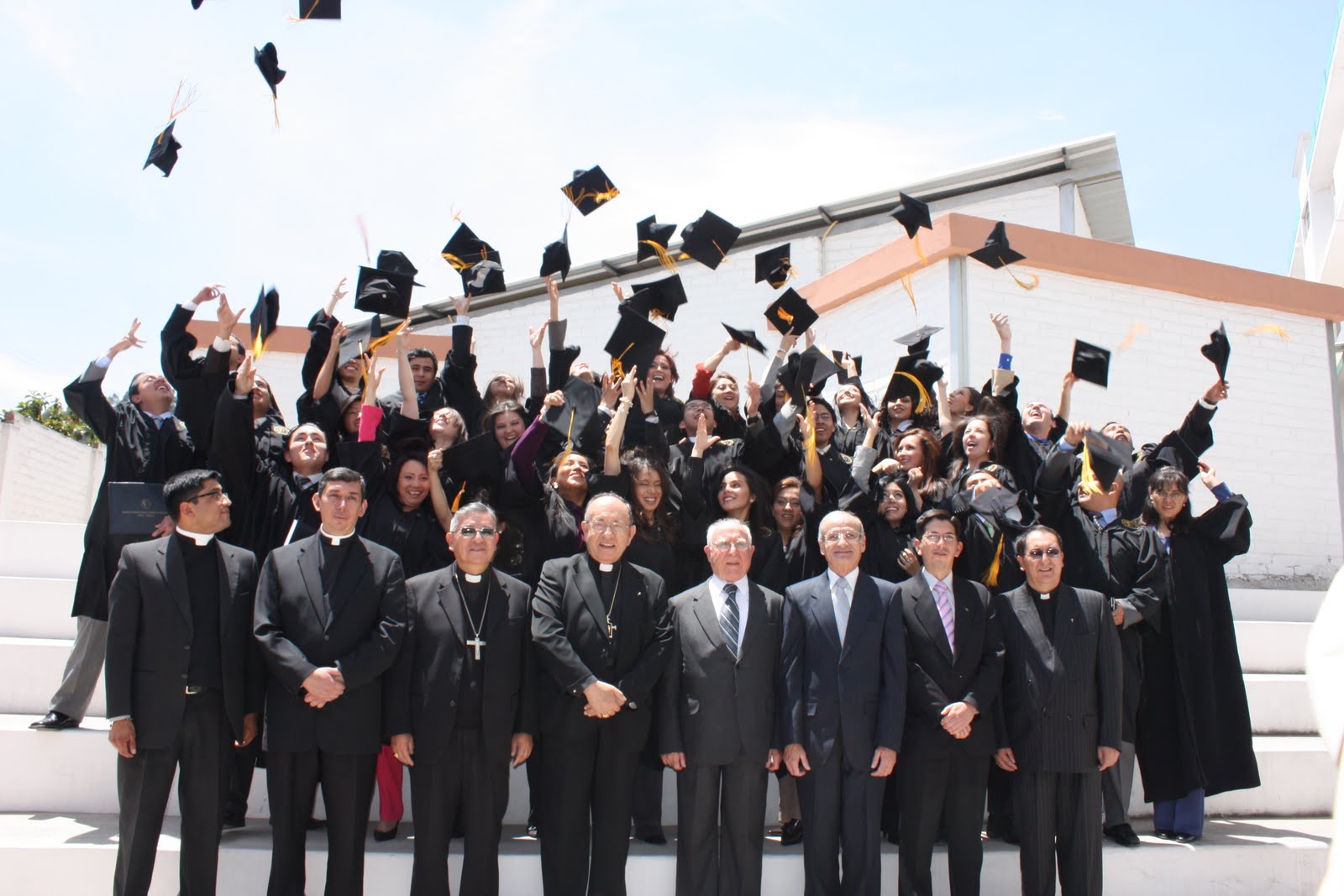 DIRECCION DE ESTUDIANTES: GENTE FORMADA PARA CONTRIBUIR CON EL PAIS
