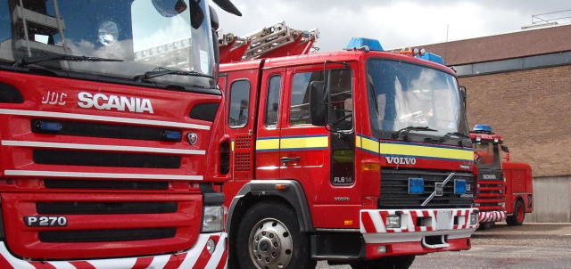 The World of Trucks and Tracks: Scania - Volvo - Scania Fire Engines