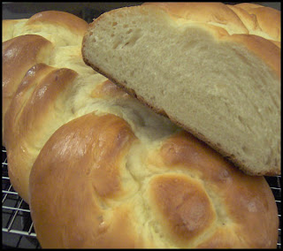 The Bizarre Kitchen Incident: Zopf: Swiss Sunday Bread